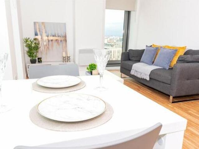 2 Bedroom Flat For Rent In 9 Michigan Avenue, Salford