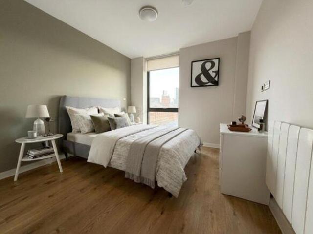 2 bedroom flat for rent in 9 Jesse Hartley Way, Quay Central, Liverpool, L3