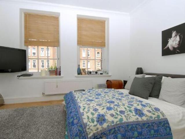 2 bedroom flat for rent in 13 Cannon Hill, N14