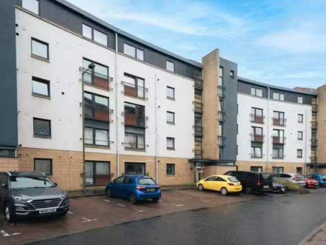 2 bedroom flat for rent in 10, East Pilton Farm Crescent, Edin.