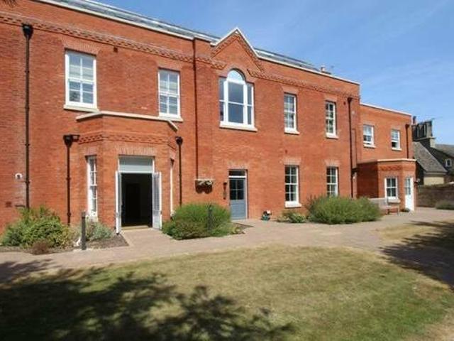 2 bedroom flat for rent in 115 High Street Brampton PE28