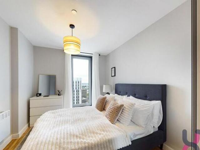 2 Bedroom Flat For Rent In 11 Michigan Avenue, Salford