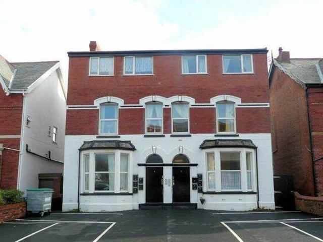 2 Bedroom Flat For Rent In 11 Richmond Road, St. Annes