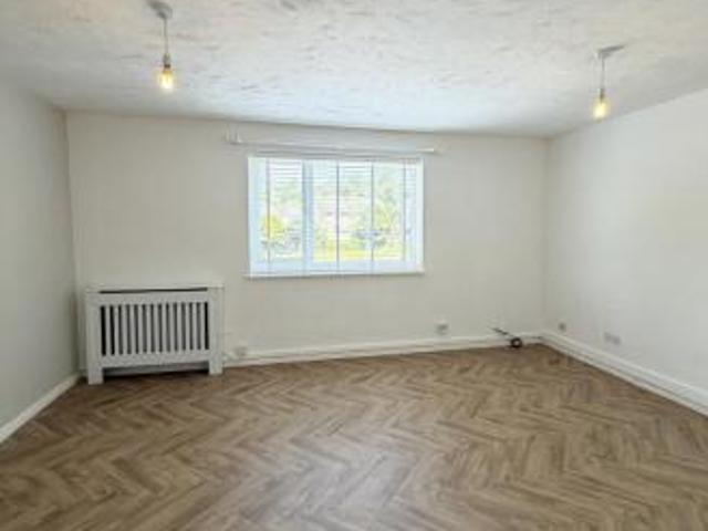 2 bedroom flat for rent in 127 Bridgenorth Road, Wolverhampton, WV6