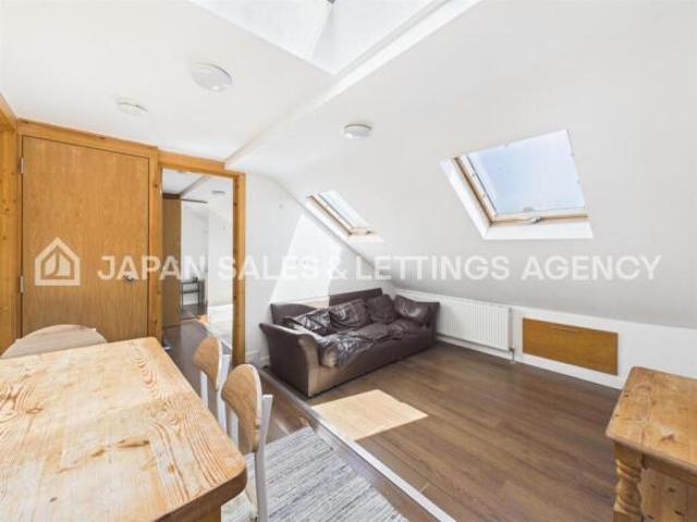 2 bedroom flat for rent in Gunnersbury Lane, Acton, W3