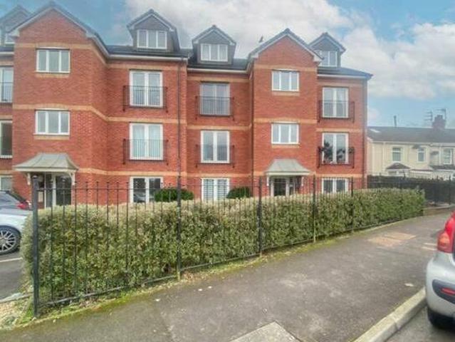 2 bedroom flat for rent in 17C Hall Street Blackwood NP12