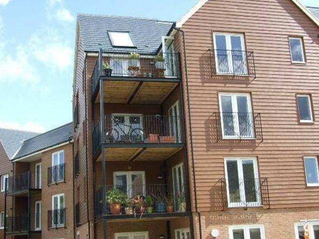 2 bedroom flat for rent in 141 Greensand View MK17 8GR MK17