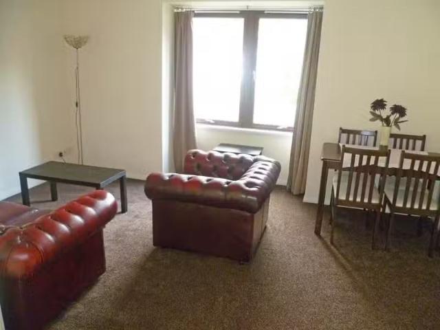 2 bedroom flat for rent in 166 Headland Court, South Anderson.