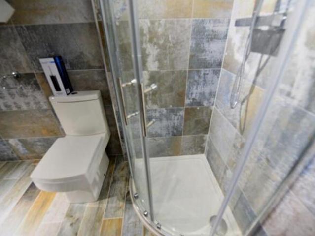 2 bedroom flat for rent in 16 Woodsley Road Flat 5, LS3