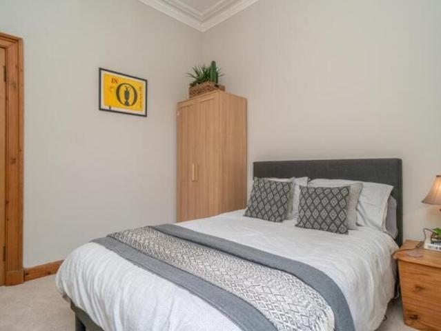 2 bedroom flat for rent in Montgomery Street, Edinburgh, EH7