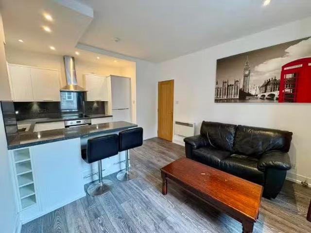 2 bedroom flat for rent in 184 George Street, Aberdeen, Aberde.