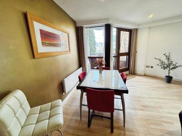 2 bedroom flat for rent in 1 Dock Street, Leeds, West Yorkshire, LS10