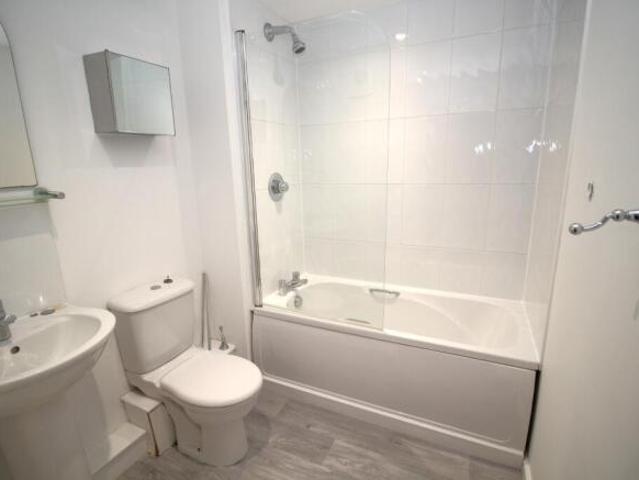 2 bedroom flat for rent in 1c Elmira Way, Salford, M5