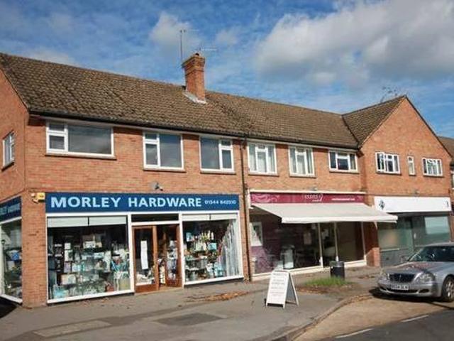 2 bedroom flat for rent in 1a The Parade Trumpsgreen Road Virginia Water Surrey GU25