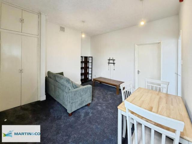 2 bedroom flat for rent in London Rd, Reading, RG1