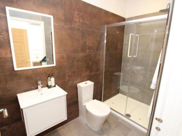 2 bedroom flat for rent in 206 Derby Road, Nottingham, NG7