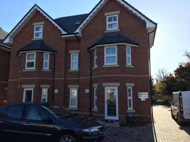 2 bedroom flat for rent in 20 Lowther Road, BH8