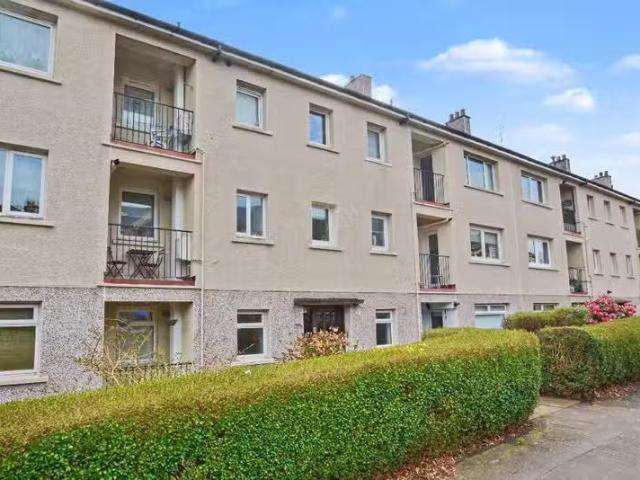 2 bedroom flat for rent in 2/2 77 Wedderlea Drive, Cardonald.