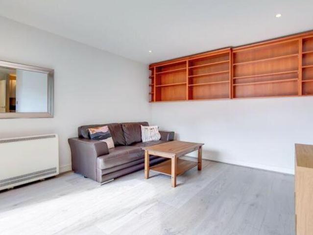 2 bedroom flat for rent in 27 William Road, London NW1