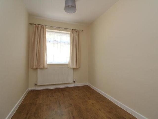 2 bedroom flat for rent in 24 Poplars Court, Leads Road, HU7 4YX, HU7