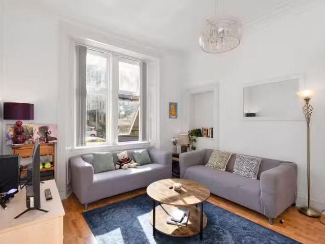 2 bedroom flat for rent in 252T Roseburn Place, Edinburgh, EH1.