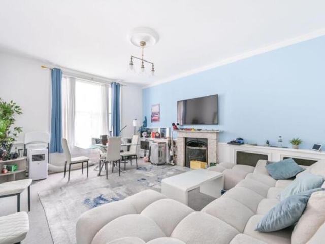 2 bedroom flat for rent in Elsham Road, Holland Park, London, W14