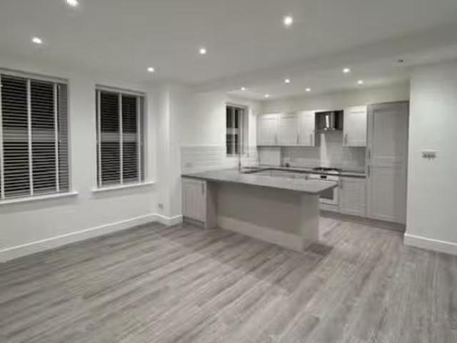 2 bedroom flat for rent in 25B Westby Road, BH5