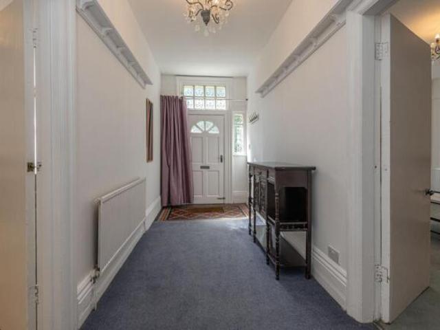 2 bedroom flat for rent in 28 Street Lane, Roundhay, Leeds, LS8