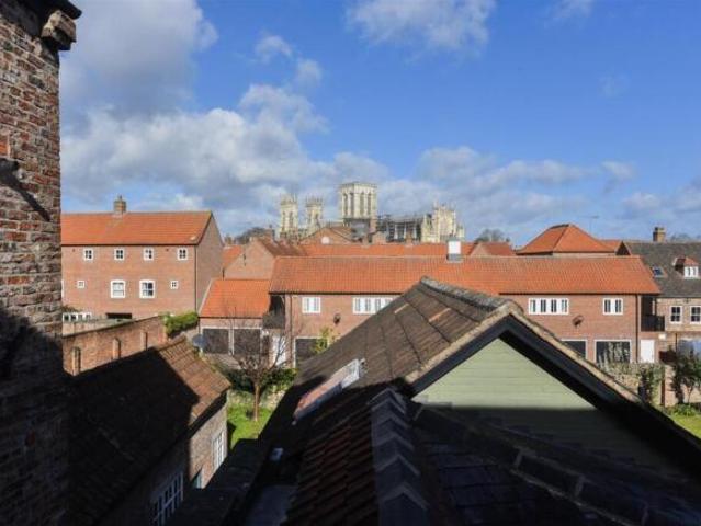 2 bedroom flat for rent in 29 St. Saviourgate, York, YO1