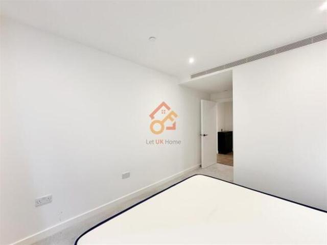 2 bedroom flat for rent in 2 Merino Gardens, London, E1W