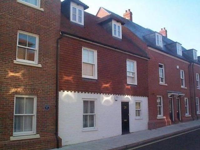 2 bedroom flat for rent in 2 B F The Spires Canterbury Ref 954 CT2