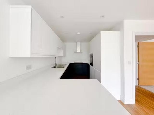 2 bedroom flat for rent in 2 bed/ Unfurnished/Parking, BH8