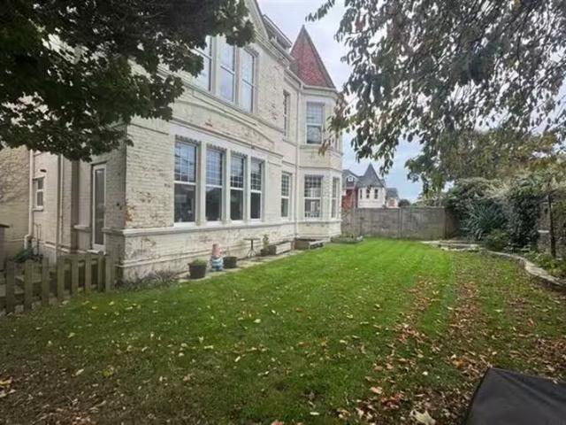 2 bedroom flat for rent in 2 bedroom Ground Floor Flat in Sout.