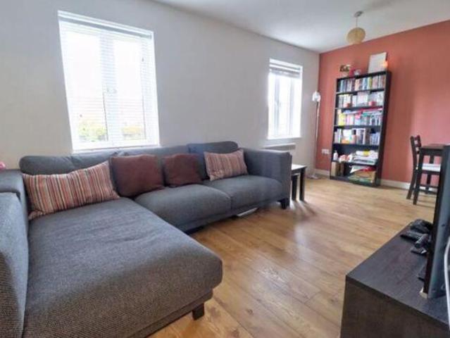 2 bedroom flat for rent in 2 Bedroom flat Winton Road, Stratton, SN3