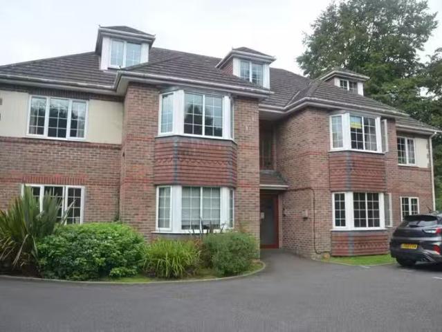 2 bedroom flat for rent in 2 bedroom Flat in Winton, BH3