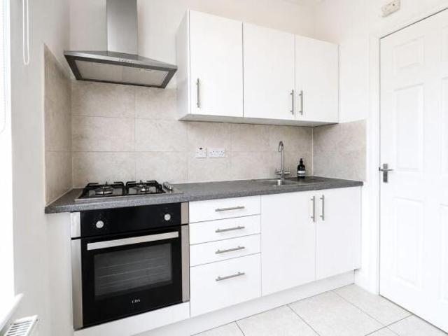 2 bedroom flat for rent in 2 bedroom flat Manor House N4