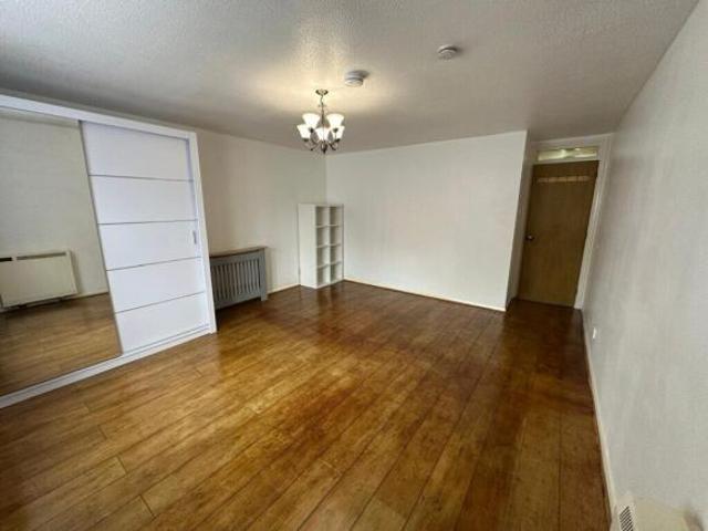 2 bedroom flat for rent in 2 Bedroom Flat – Portland Road, Seven Sisters N15