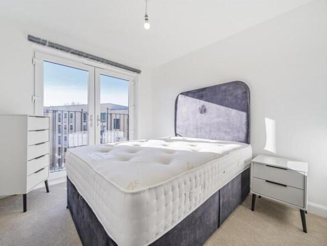 2 bedroom flat for rent in 2 bedroom property in Kilpatrick Grove, Edinburgh, EH6