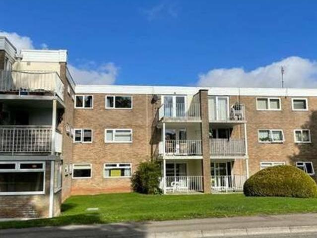 2 bedroom flat for rent in 2 bedroom Top Floor Flat in Thornbury BS35