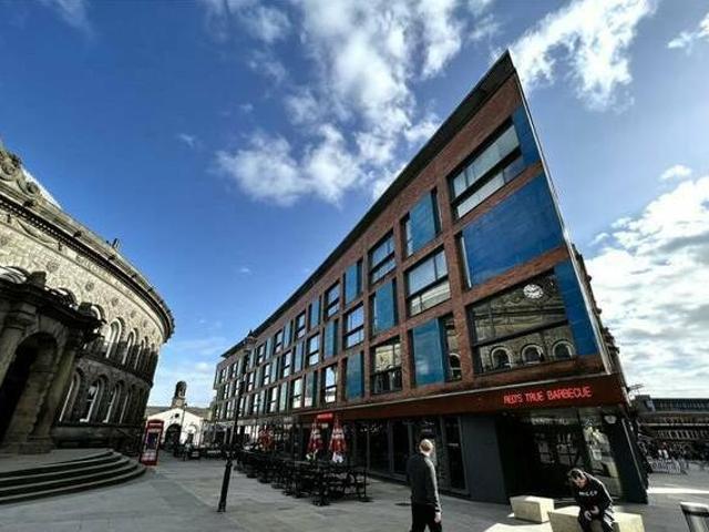 2 bedroom flat for rent in 2 Crown Street Leeds UK LS2