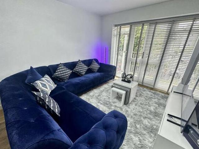 2 Bedroom Flat For Rent In 2 Park Lodge Avenue, West Drayton