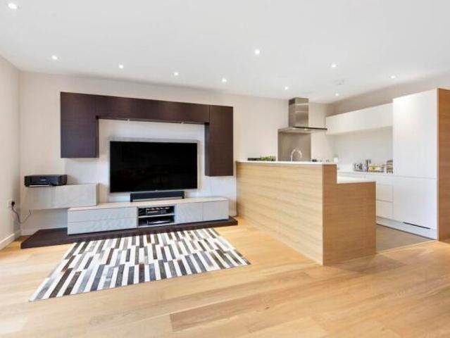 2 bedroom flat for rent in 2A Nightingale Road, Guildford, Surrey, GU1