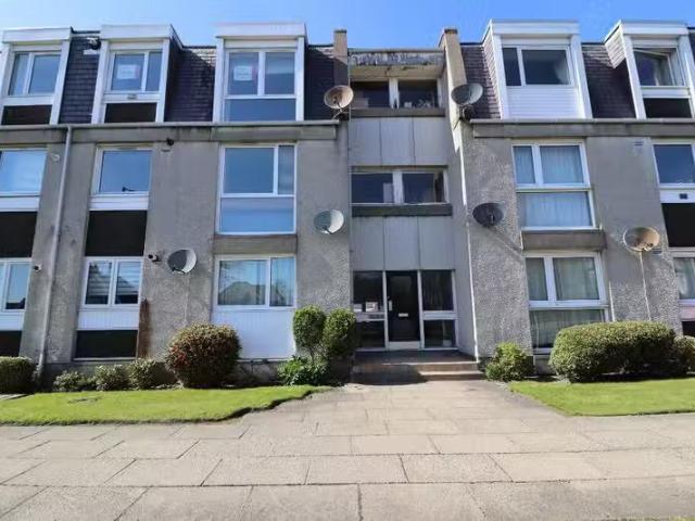 2 bedroom flat for rent in 304 Broomhill Road, Aberdeen, AB10.