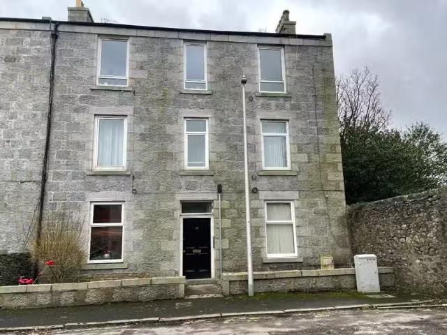 2 bedroom flat for rent in 35 Chestnut Row, Flat 3, Aberdeen.