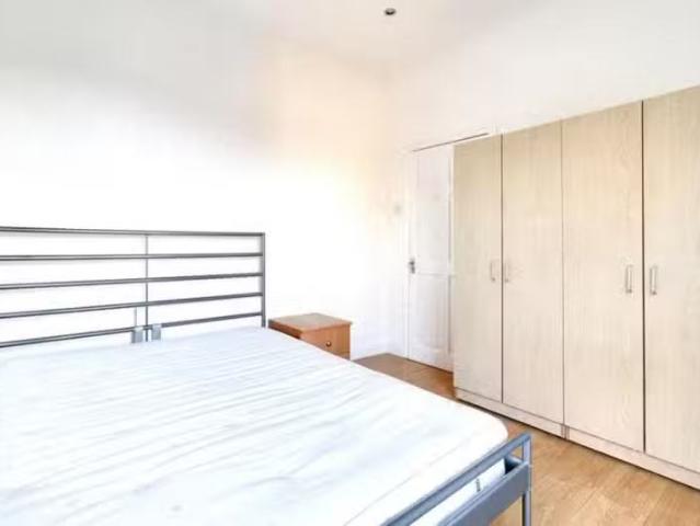 2 bedroom flat for rent in 376a Grove Green Road, London, E11