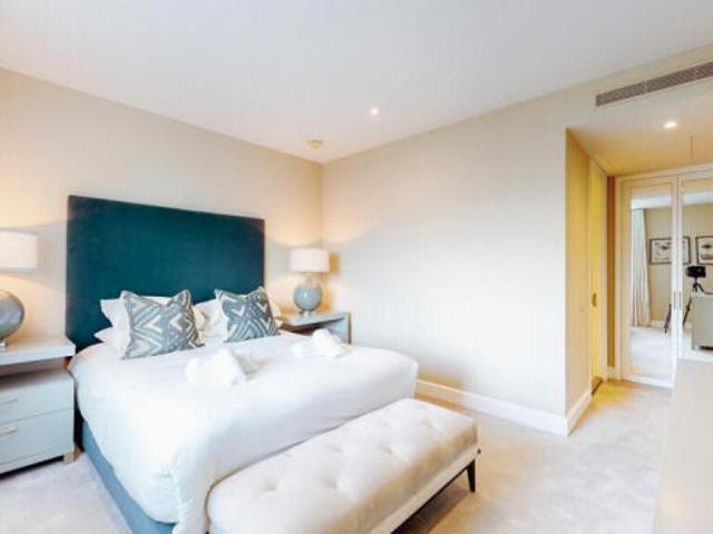 2 bedroom flat for rent in 39 Westferry Circus, E14
