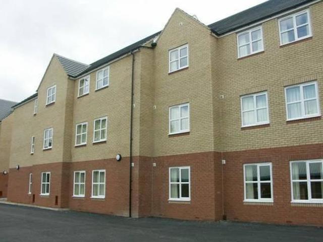 2 bedroom flat for rent in 39 Bentley House PE15