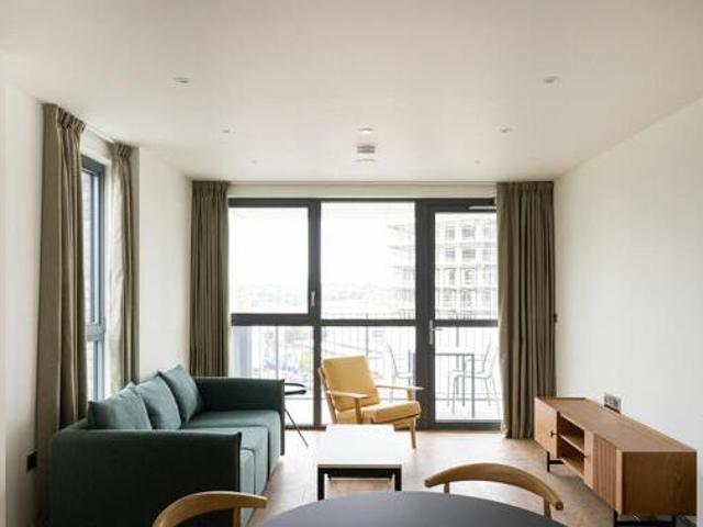 2 Bedroom Flat For Rent In 3 Watermead Way, London