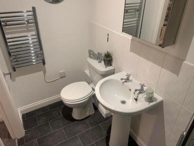 2 bedroom flat for rent in 3 West Park Walk, LS16 5HB, LS16