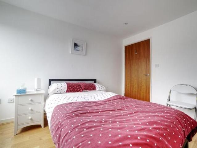2 bedroom flat for rent in Tanner Street, Park West Apartments, SE1